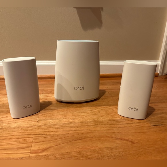 Orbi | Networking | Netgear Orbi Router Rbr4 With Two Rbw30 Orbi Wall ...